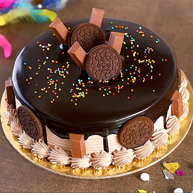 Buy Oreo Crunchy Kit Kat Cake - OyeGifts